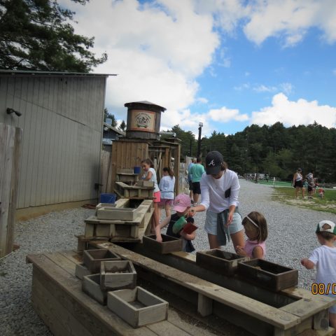 Highlands Outpost | Earnhardt Outdoors