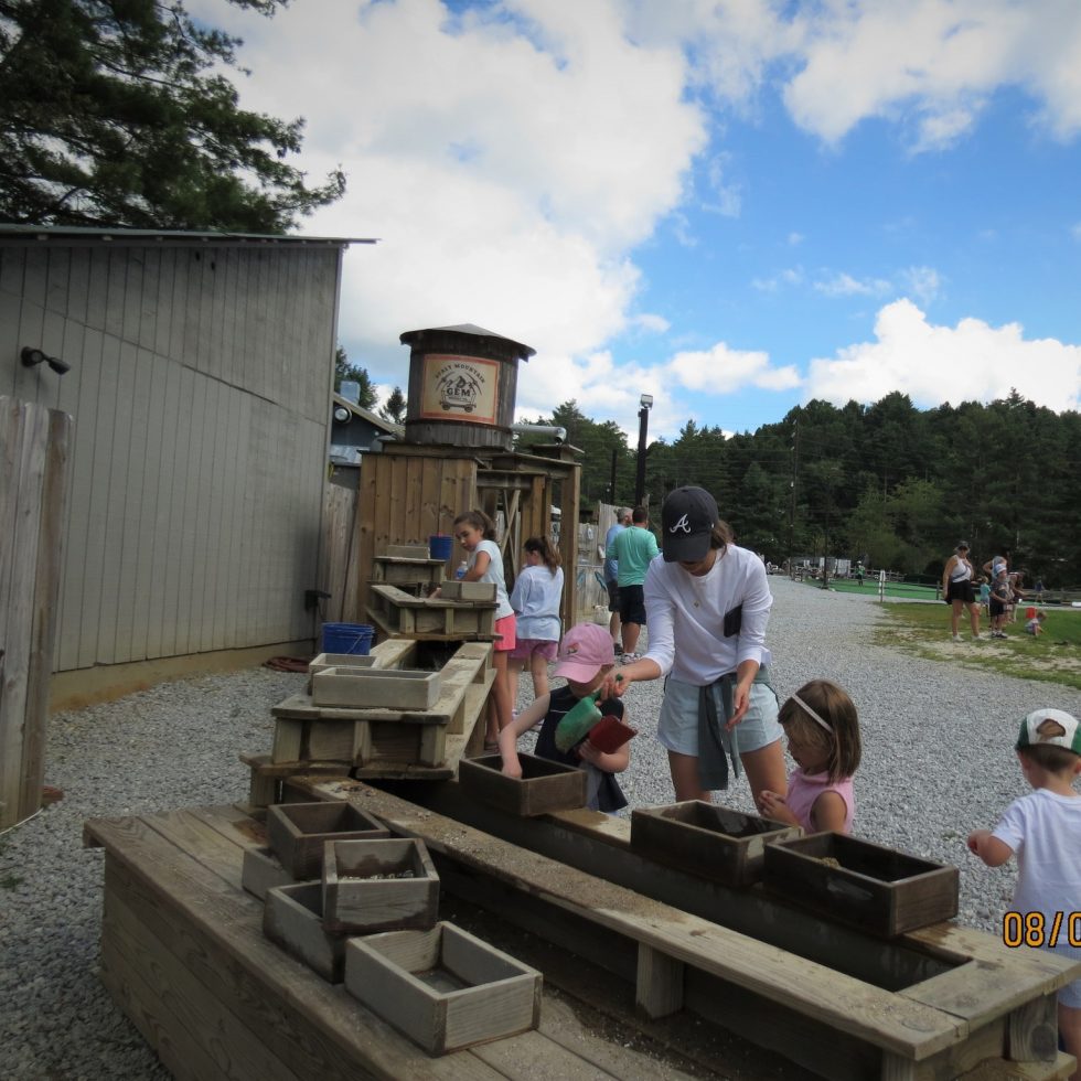 Highlands Outpost | Earnhardt Outdoors